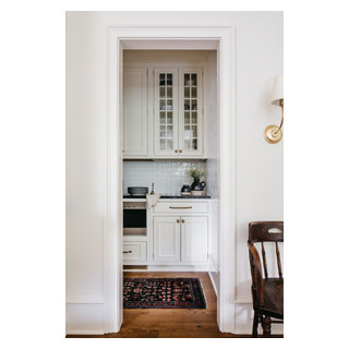 Midwestern Heirloom - Home Bar - Chicago - by TKS Design Group | Houzz