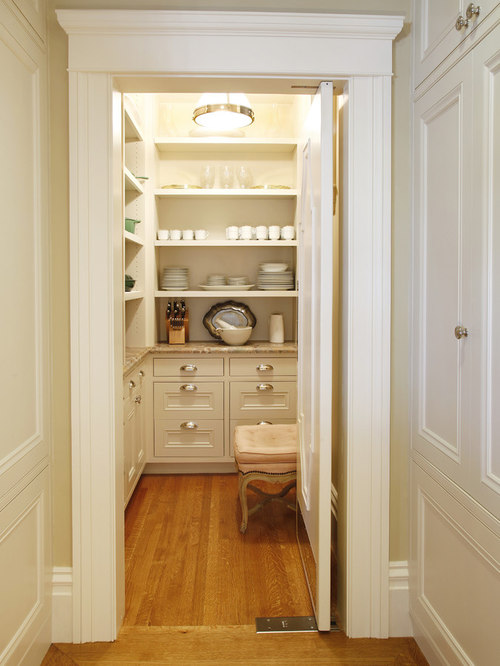 Corner Walk-in Pantry | Houzz