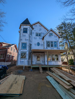Asymmetrical gable decoration for queen Anne style new build