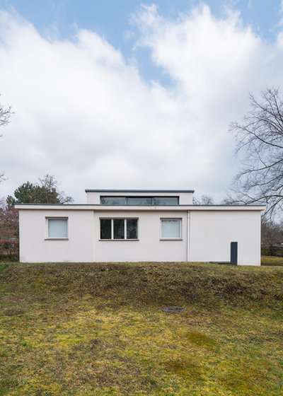 An Architectural Icon: The World’s First Bauhaus Building | Houzz UK