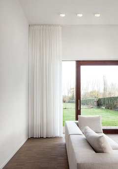 what type of curtains should i use and should they reach the ceiling?