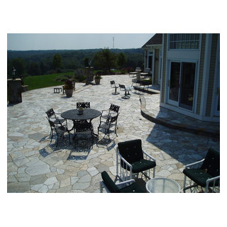 Backyard patio, mosaic flagstone pattern - Traditional - Patio - Miami ...