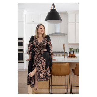 White Kitchen Oasis - Kitchen - by Sixth Sense Studio | Houzz