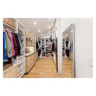 Modern spa - Master suite addition in Woodland Hills - Midcentury ...