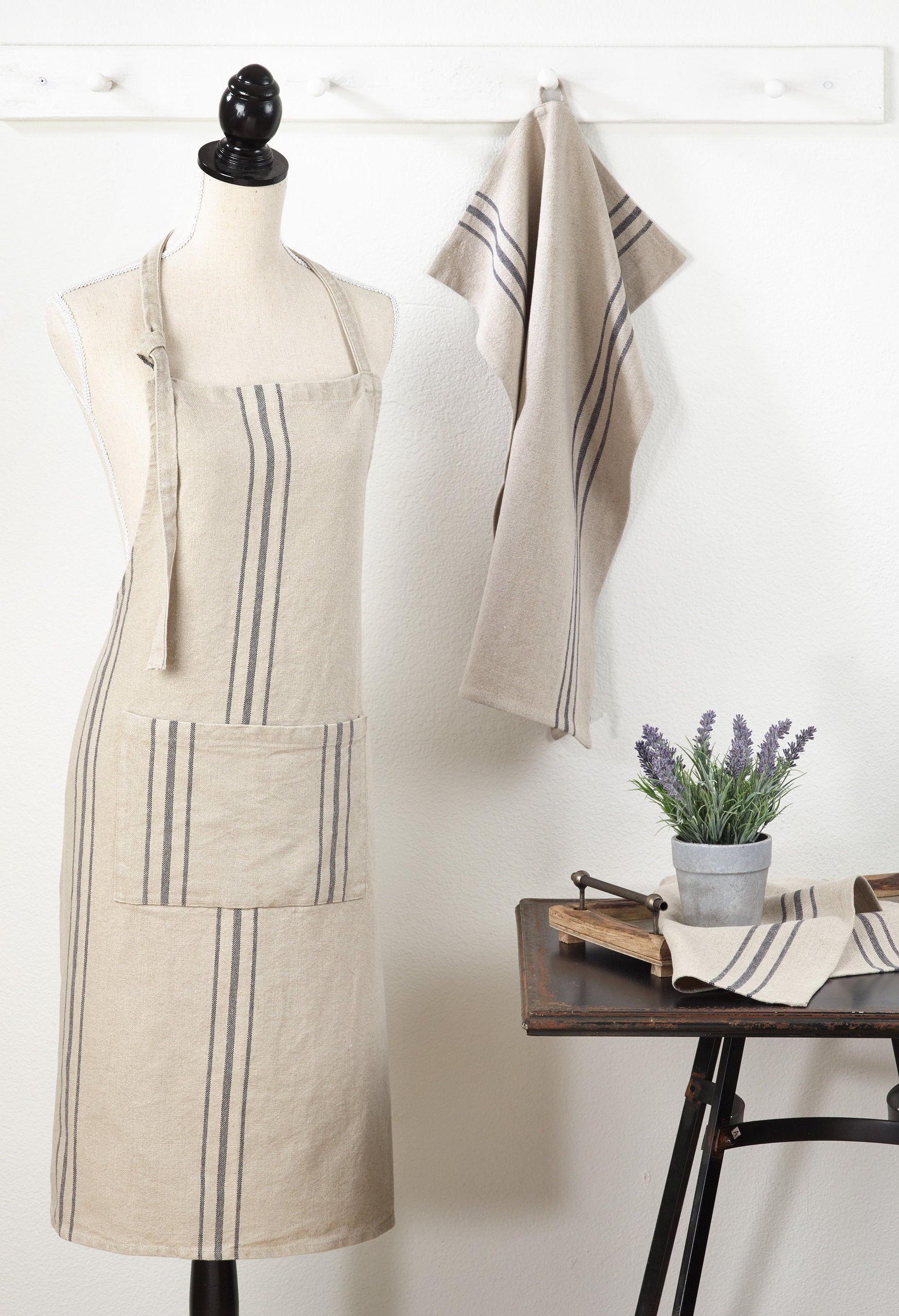 Classic Striped Linen Apron - Modern - Aprons - by Saro Lifestyle | Houzz