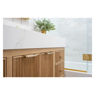 Abbott - Traditional Hall Bath - Traditional - Bathroom - San Francisco ...