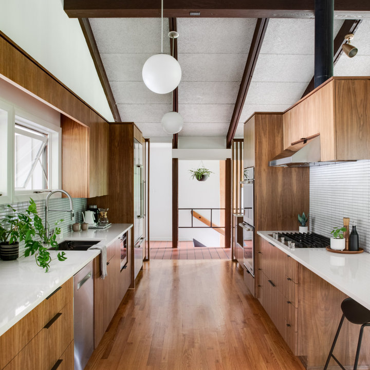 75 Beautiful Midcentury Kitchen Ideas and Designs - December 2022 ...