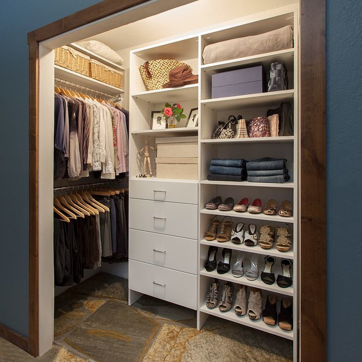 75 Beautiful Small Walk-in Wardrobe Ideas & Designs - December 2025 ...
