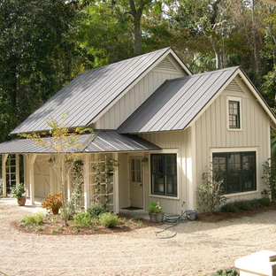 75 Beautiful Farmhouse Beige Exterior Home Pictures & Ideas - July ...