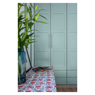 Cool Beneath The Ferns - Tropical - Wardrobe - Bengaluru - by Nayan ...