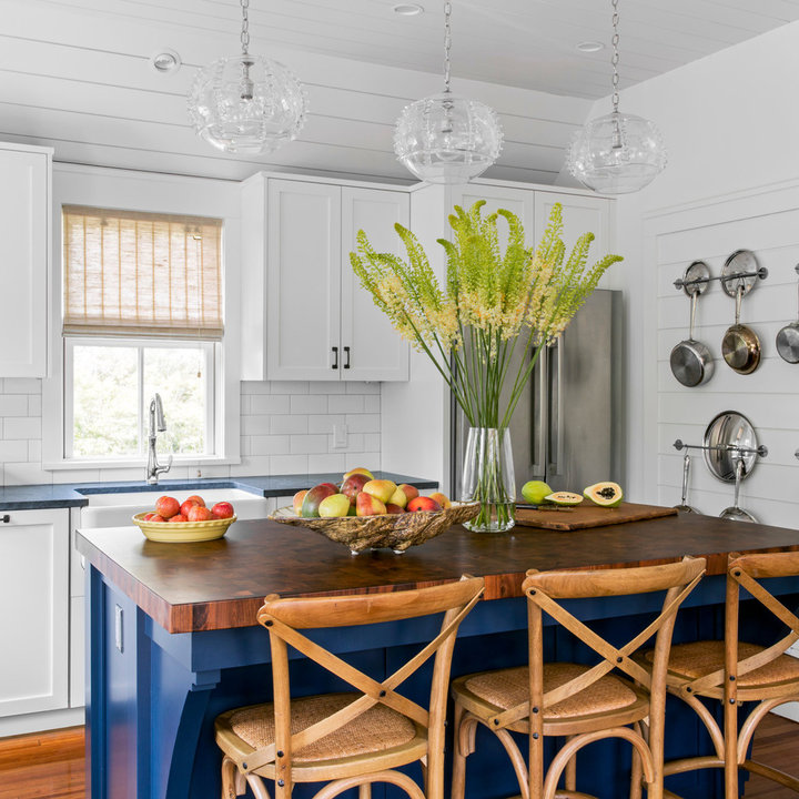 75 Small Coastal Kitchen Ideas You'll Love - December, 2025 | Houzz