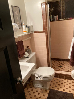 Shallow depth toilet