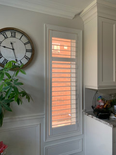 SW Pure White vs BM Snowfall White