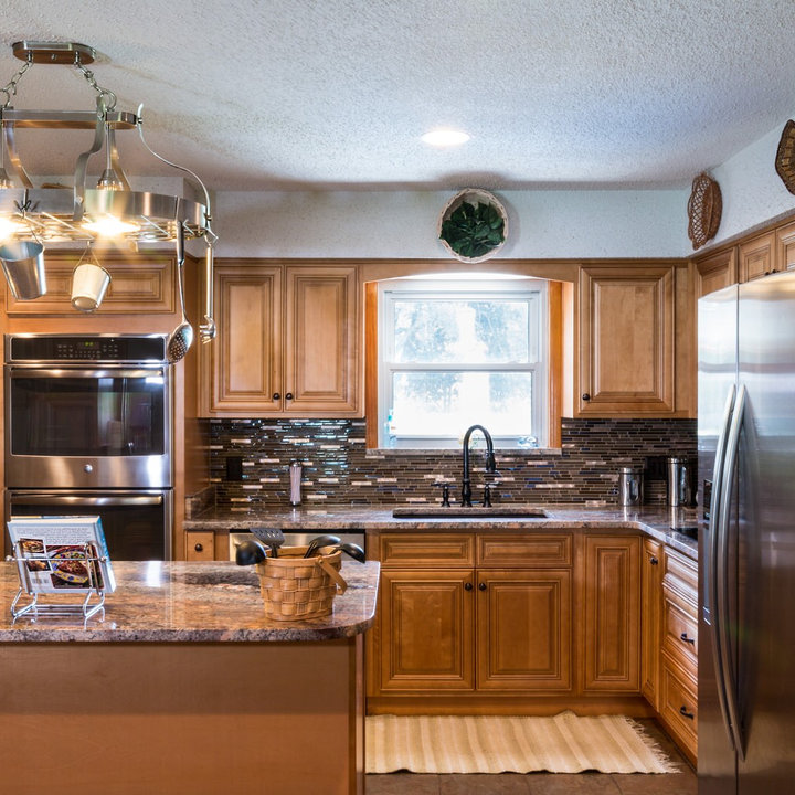 75 Kitchen with Pink Countertops Ideas You'll Love - March, 2025 | Houzz