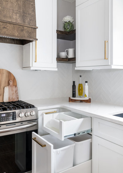 Kitchen of the Week: Storage Galore With a Light and Bright Style