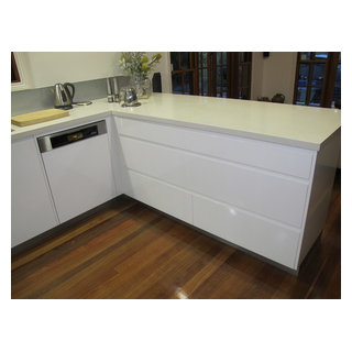 2 Pac Painted Kitchen - Modern - Brisbane - by Kitchen Evolution | Houzz