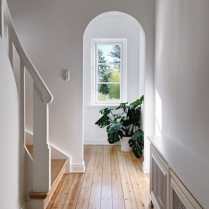 75 Beautiful Small Hallway Ideas and Designs - June 2025 | Houzz UK