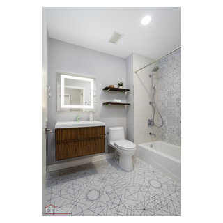 South Loop Bathroom Renovation: A mix of Contemporary and Classic ...
