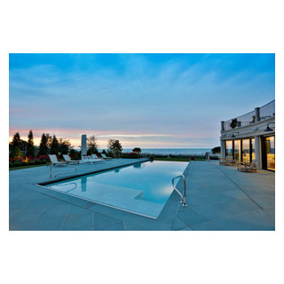 Wilmette, IL Rectilinear Swimming Pool with Separate Hot Tub ...