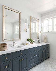 Bathroom Finishes - Navy Vanity, Granite, and Tile