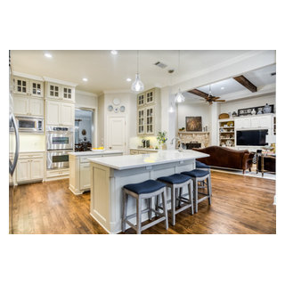 Modern Farmhouse Kitchen - Country - Kitchen - Dallas - by Interiors by ...