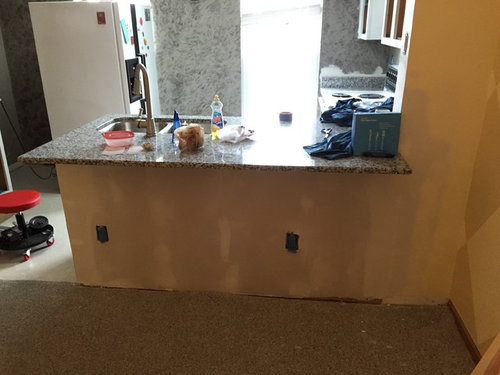 How to decorate under countertops?