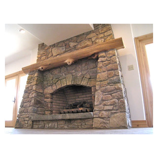 Hunting cabin fireplace - Traditional - New York | Houzz
