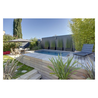 Plage de piscine du jardin - Contemporary - Pool - Paris - by Terrasses ...