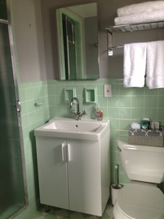 What color grout with mint green tile?