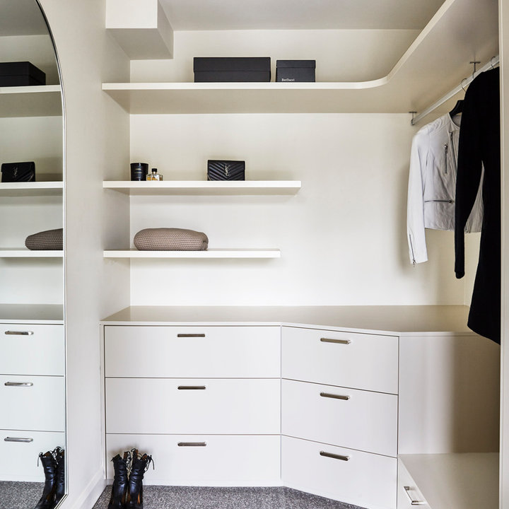 75 Beautiful Small Walk-in Wardrobe Ideas & Designs - June 2024 | Houzz AU