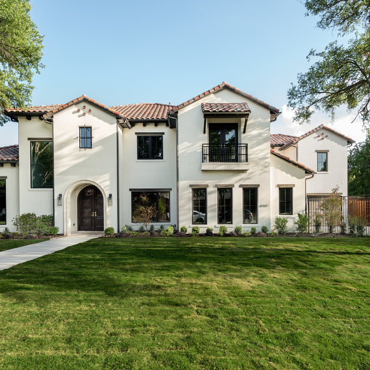 75 Beautiful Exterior with a Hip Roof Ideas & Designs - December 2025 ...