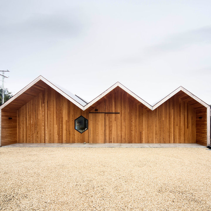 75 Beautiful Dutch Gable Roof Home Design Ideas & Designs | Houzz AU