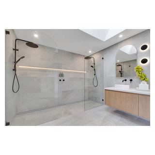 Double Showers with rain shower heads - Modern - Bathroom - Sydney - by ...