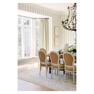 Kanas City House | Renovation and Decorating - Classique - Salle à ...