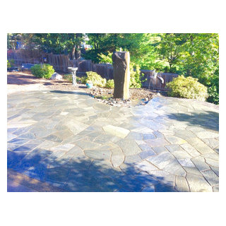 Chocolate Charcoal Quartzite Flagstone Patio with Basalt Column ...