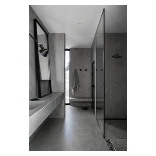 Pool Pavilion by Studio Griffiths - Contemporary - Bathroom - Sydney ...
