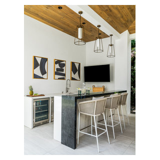 Tropical Retreat - Tropical - Home Bar - Miami - by Laure Nell ...