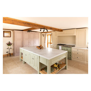 Traditional Shaker Kitchen with Period Features - Traditional - Kitchen ...
