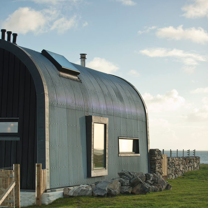 75 Beautiful Curved Roof Home Design Ideas & Designs | Houzz AU