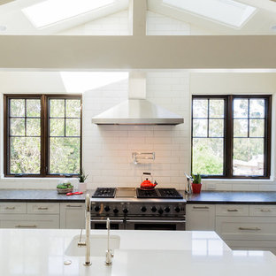 75 Most Popular Craftsman Kitchen with Window Backsplash Design Ideas ...