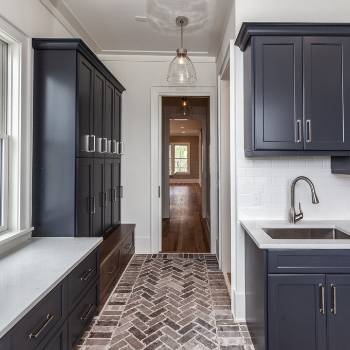 75 Beautiful Laundry Room with Subway Tile Splashback Ideas & Designs ...