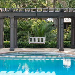 75 Beautiful Round Infinity Pool Pictures & Ideas | Houzz