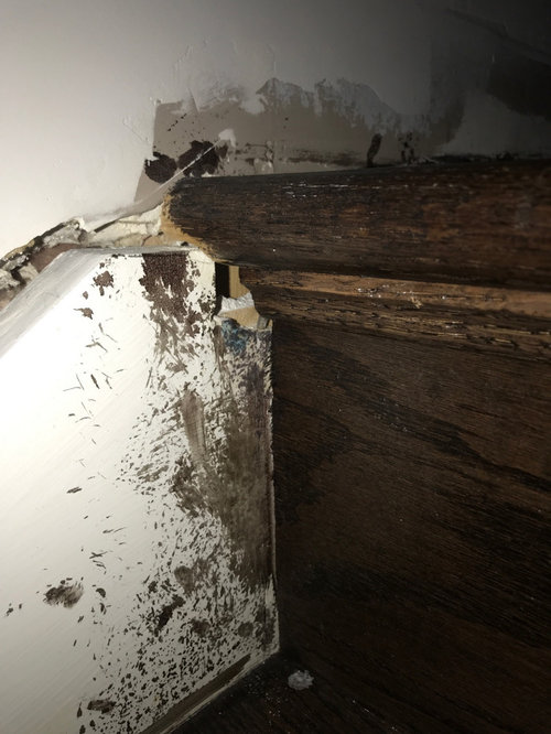 How to properly plug skirt board?