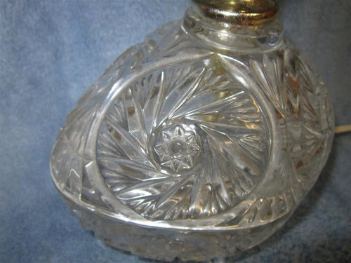 Footed Glass/Prescut/Crystal? Football-Shaped Electric Lamp