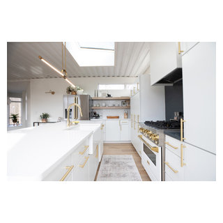 Nakan Signature | Modin Rigid LVP Collection Mid-Century Modern Space ...