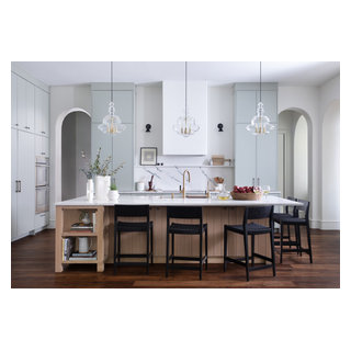 Casa Nas Colinas - Mediterranean - Kitchen - Austin - by Britt Design ...