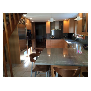 Stow Contemporary - Modern - Boston - by KitchenVisions | Houzz