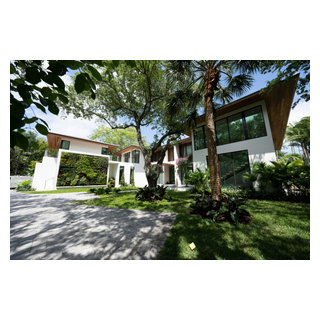 Banyan Residence - Modern - Living Room - Miami - by D'CASSA | Houzz