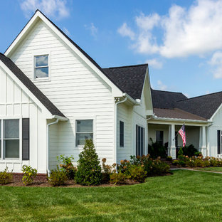 75 Beautiful Farmhouse Split-Level Exterior Home Pictures & Ideas | Houzz