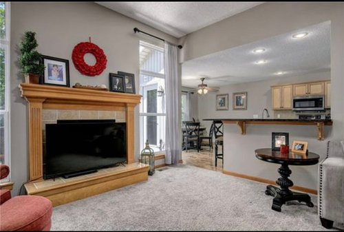 Advise with “breakfast bar” between kitchen and living room